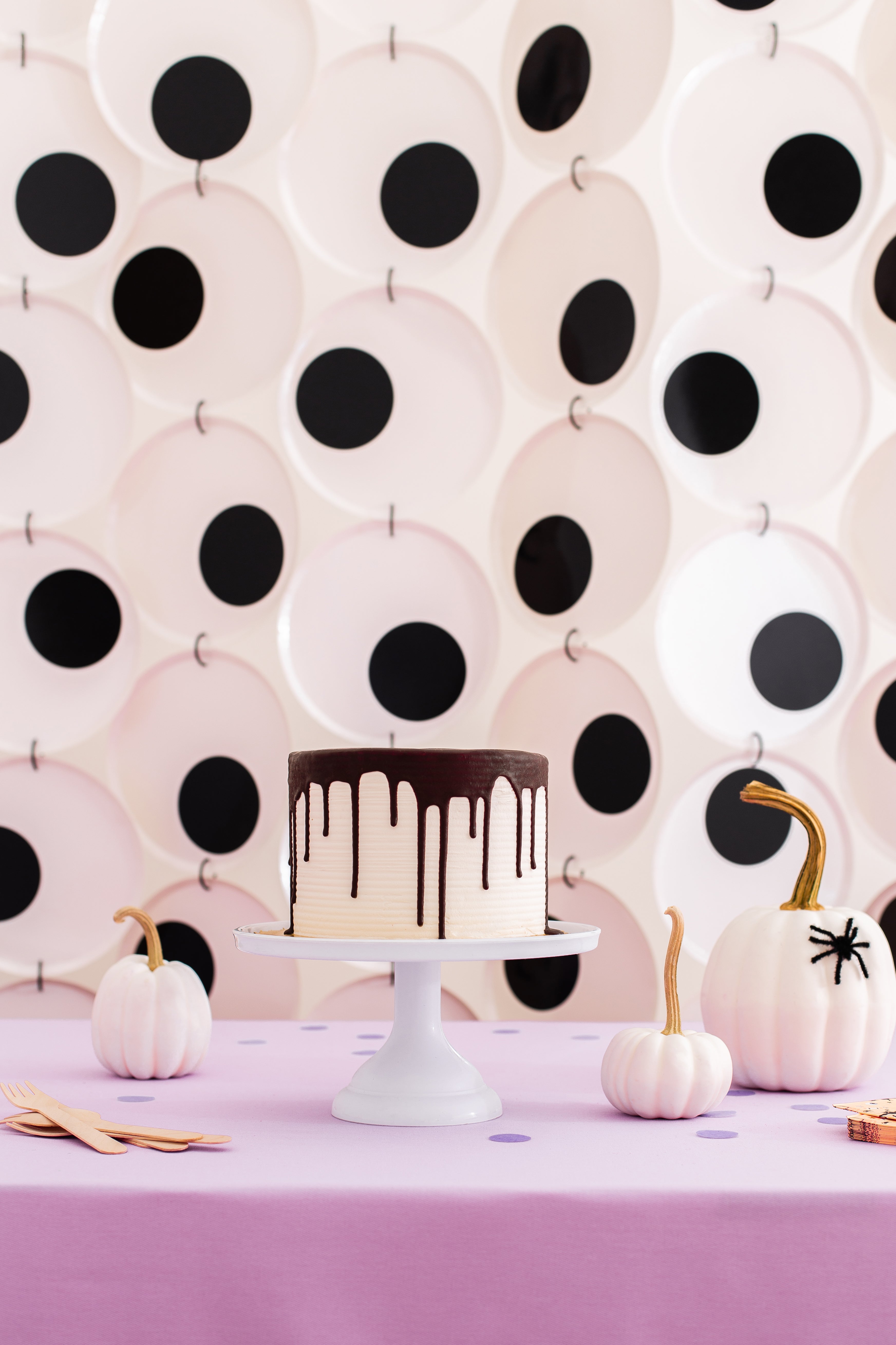 make it: googly eye party backdrop – Daydream Society
